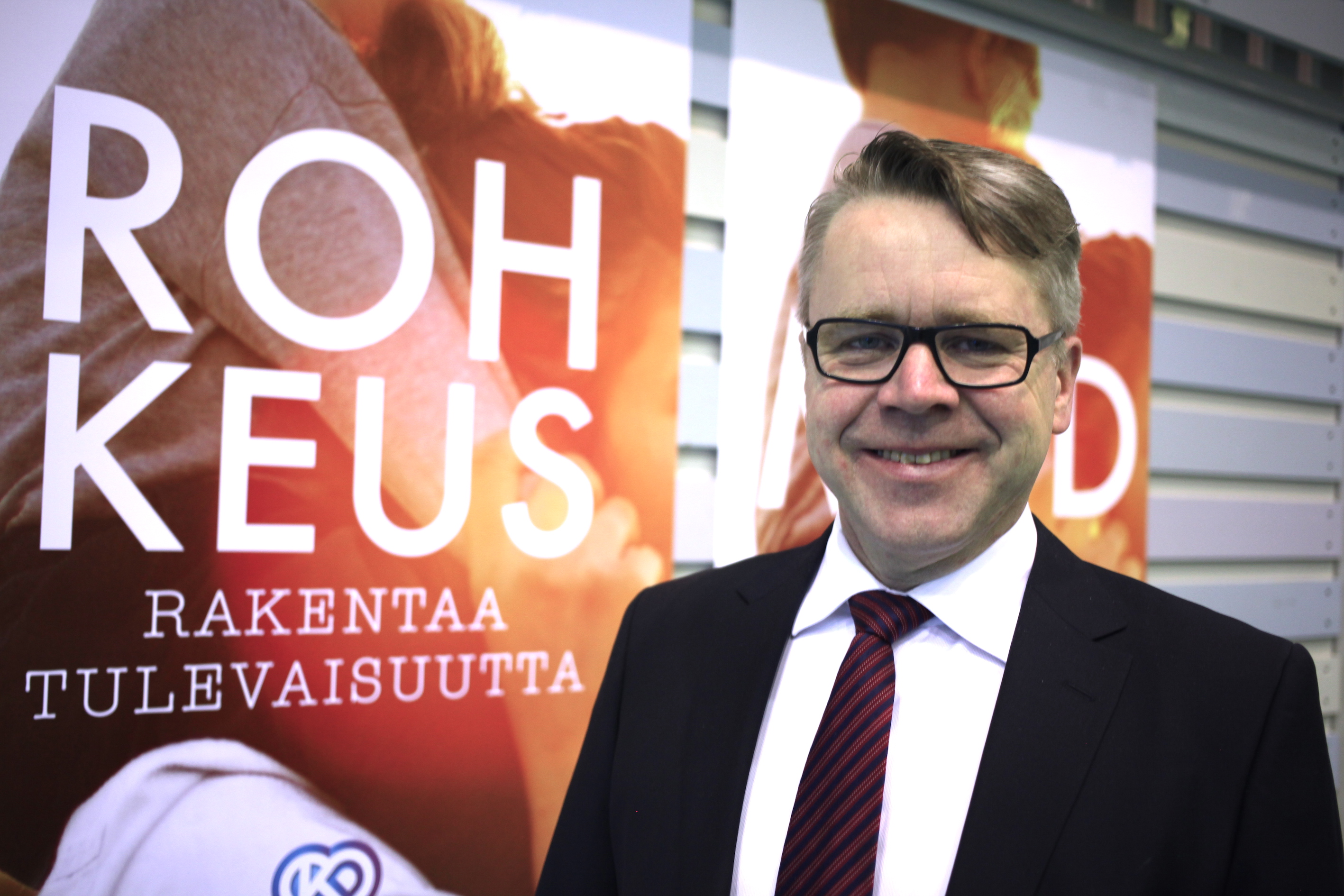 Östman: Hallituksen tulisi tehdä päätöksistään etukäteen kunnolliset ...