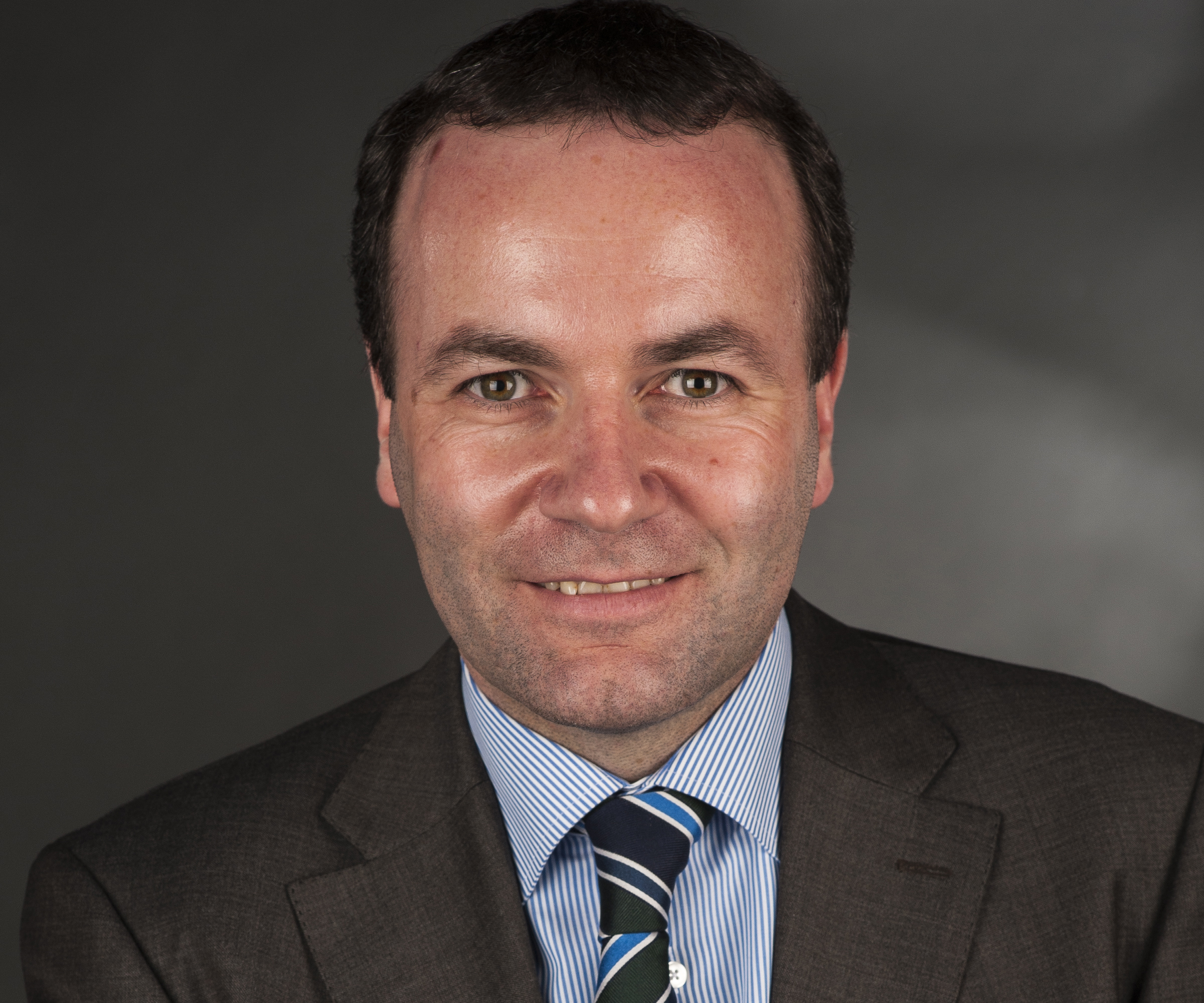 Politico-lehti: CSU:n Weberistä Merkelin suosikki EPP:n ...