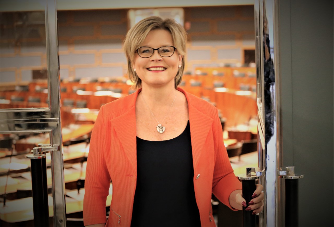 Sari Tanus: Näitä aikoja varten | KD-Lehti